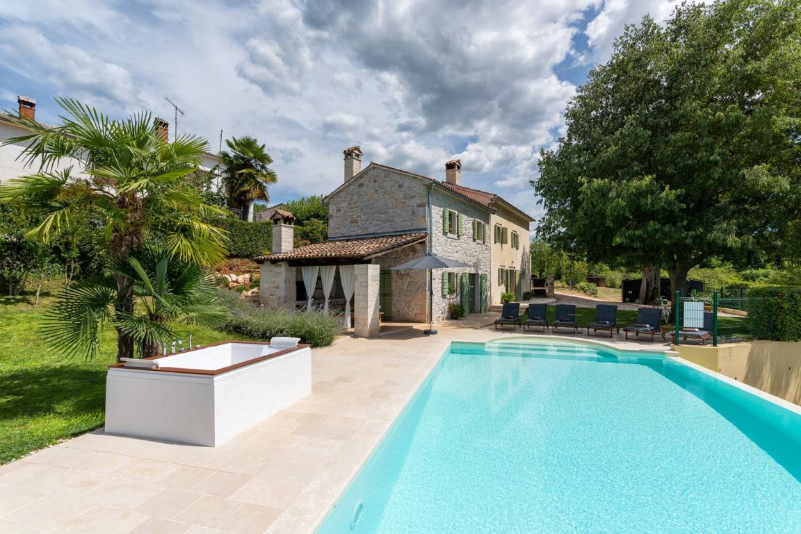 175 M² Villa ∙ 3 Bedrooms ∙ 8 Guests - Motovun