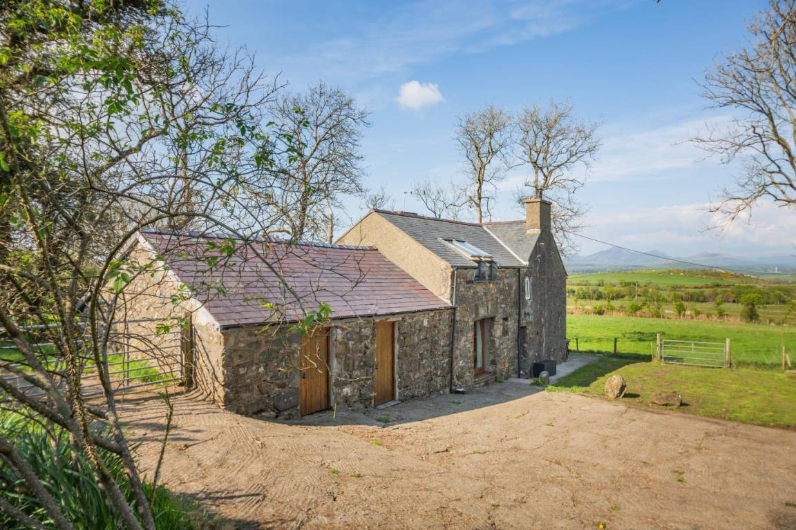 Cottage ∙ 4 Bedrooms ∙ 8 Guests - Llanbedrog