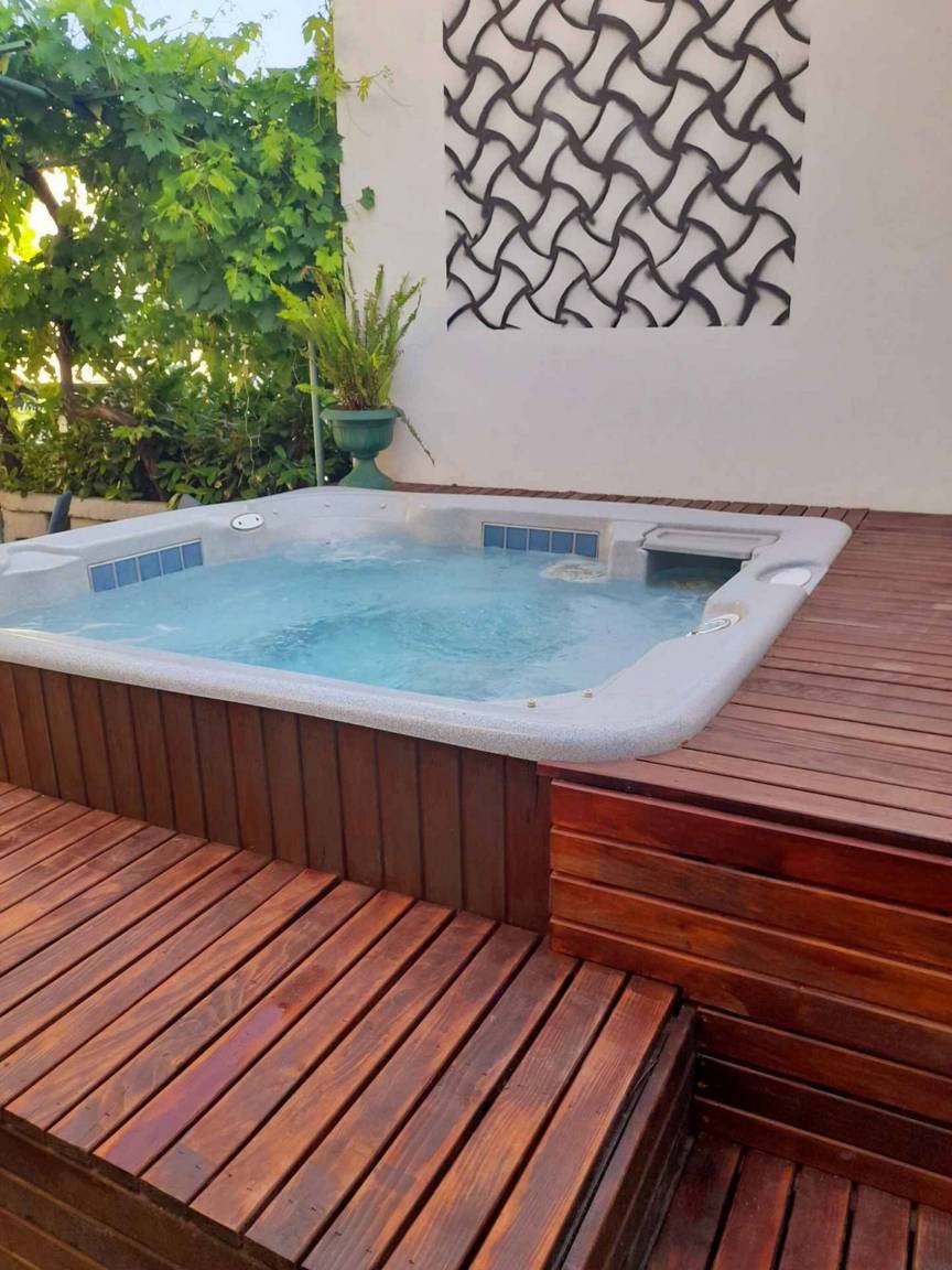 250 M² House ∙ 3 Bedrooms ∙ 7 Guests - Tisno