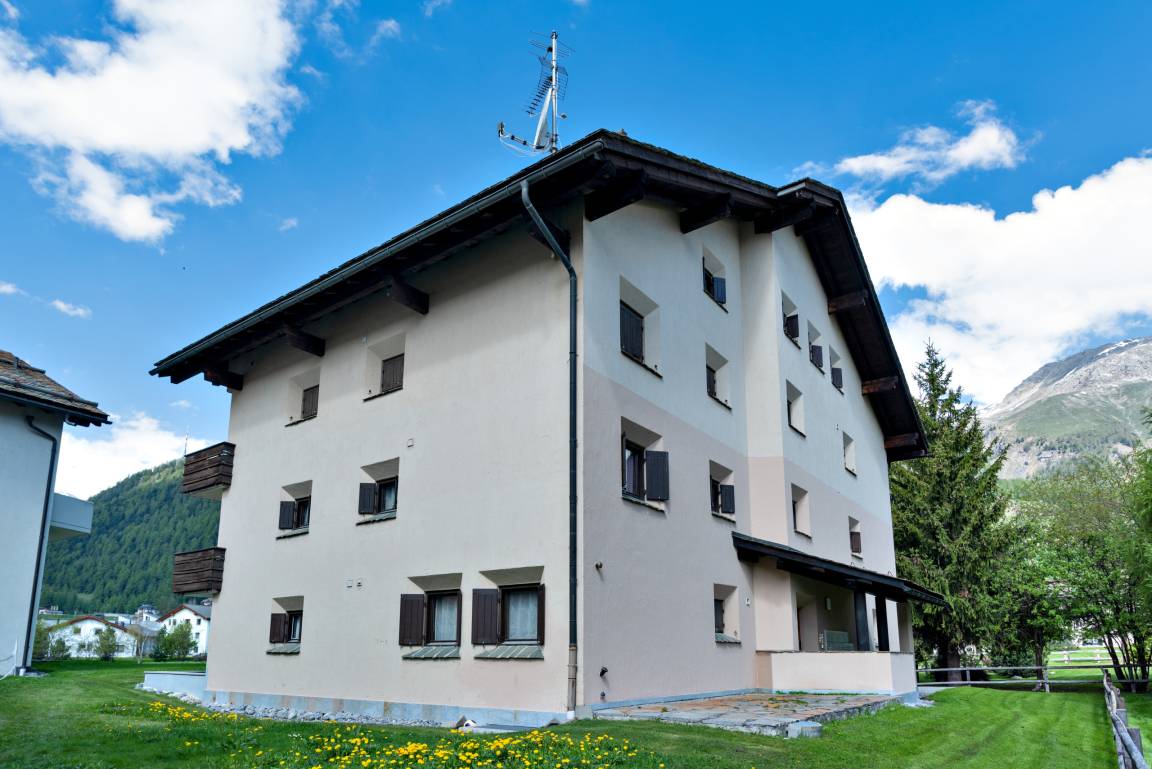 80 M² Apartment ∙ 3 Bedrooms ∙ 6 Guests - Celerina/Schlarigna