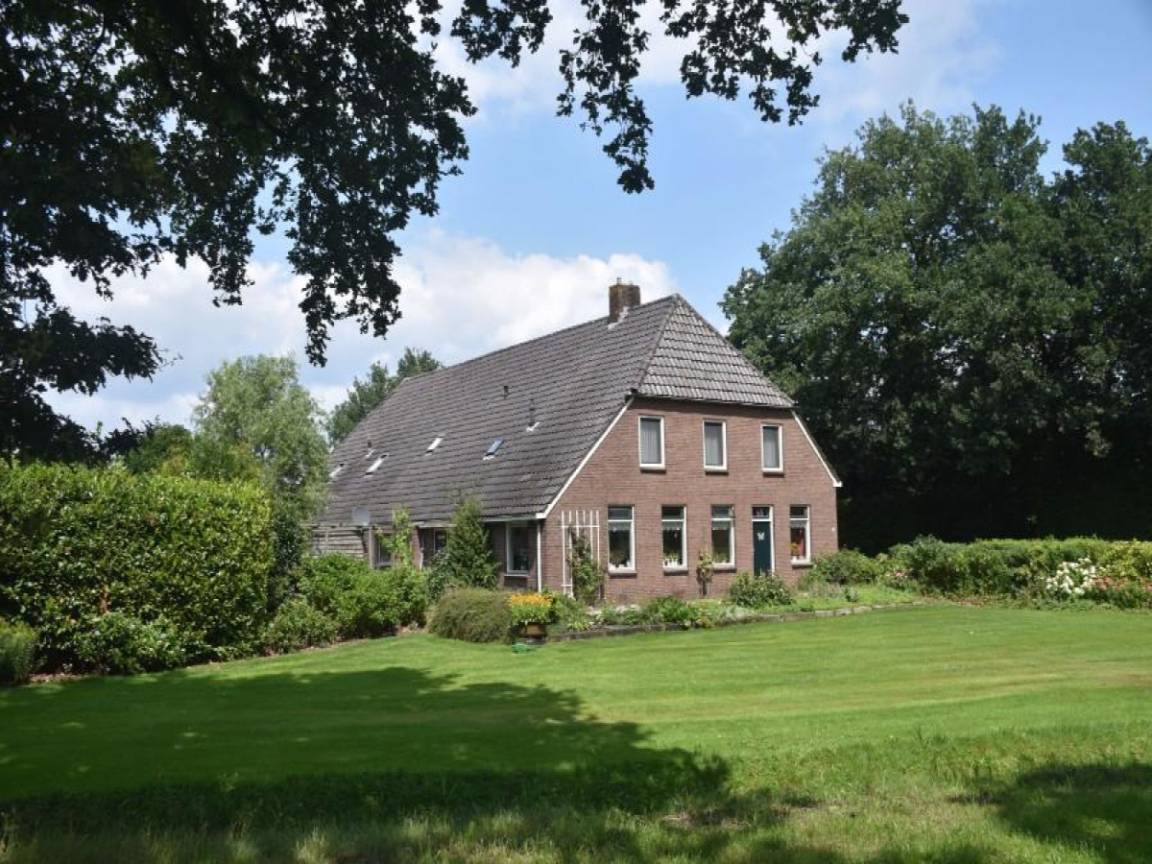 210 M² Huis ∙ 5 Slaapkamers ∙ 13 Gasten - Drenthe
