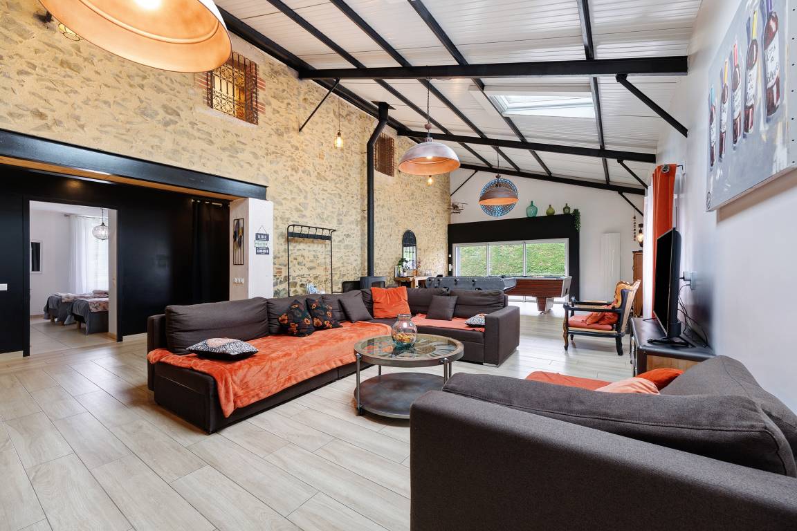 280 M² Maison De Vacances ∙ 8 Chambres ∙ 18 Personnes - Les Epesses