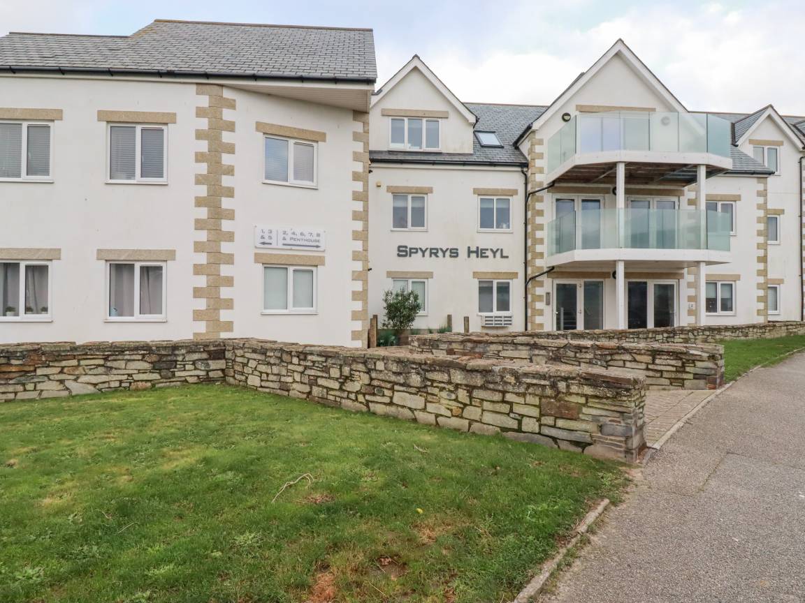 Mökki ∙ 2 Makuuhuonetta ∙ 4 Vierasta - Newquay