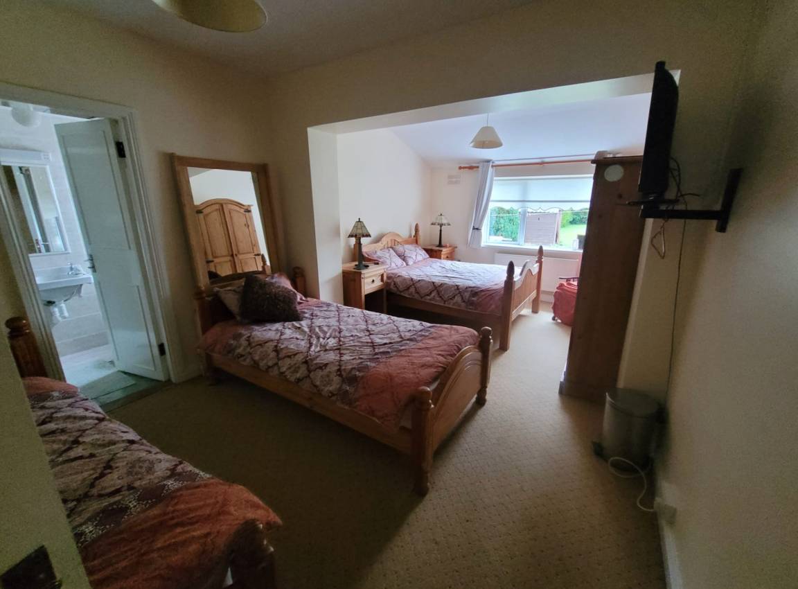 165 M² House ∙ 4 Bedrooms ∙ 11 Guests - County Offaly