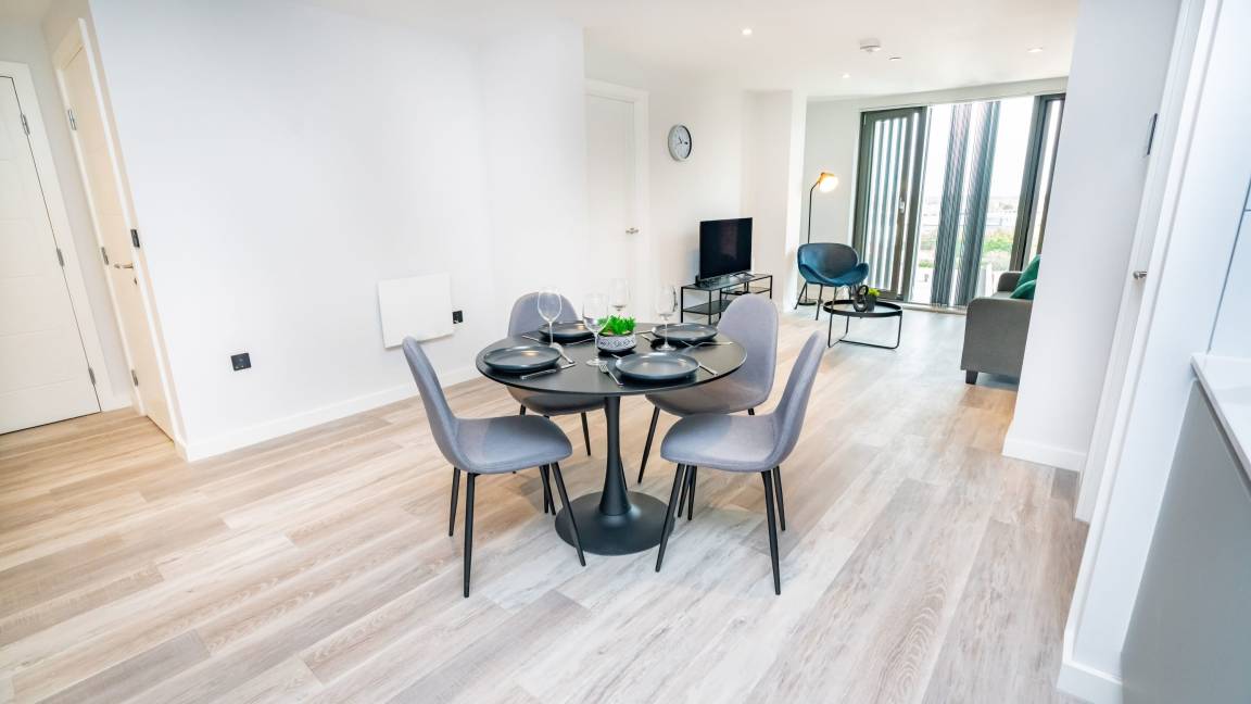 74 M² Apartment ∙ 2 Bedrooms ∙ 4 Guests - Birmingham