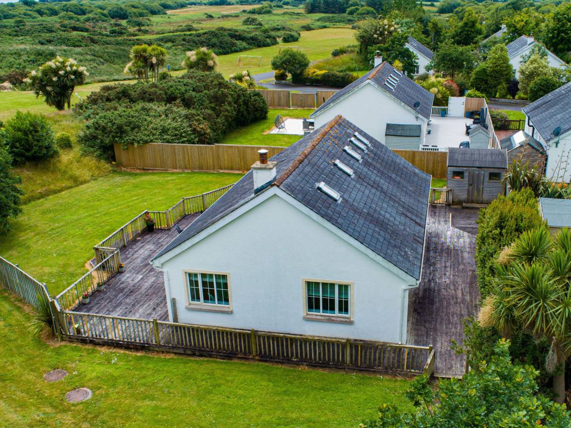 120 M² House ∙ 1 Bedroom ∙ 8 Guests - Wicklow