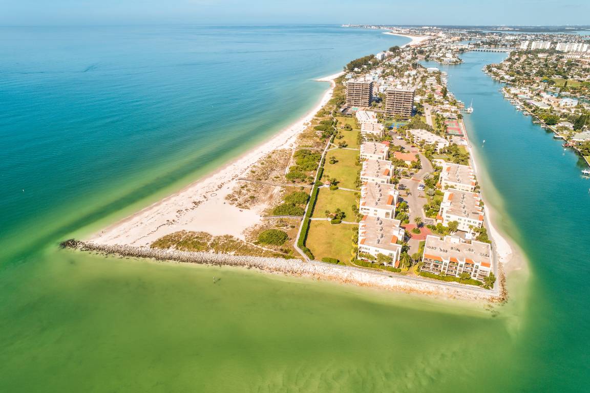 102 M² Condo ∙ 2 Bedrooms ∙ 4 Guests - Treasure Island, FL