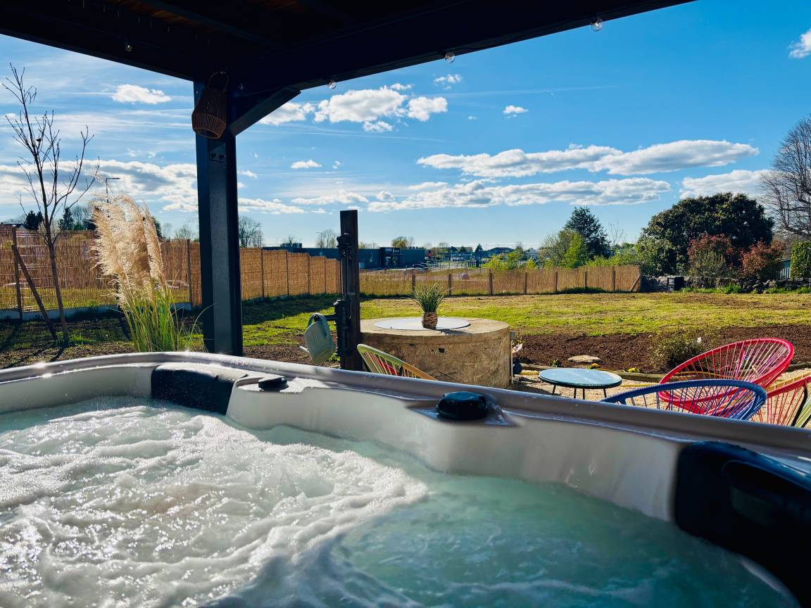 150 M² Maison De Vacances ∙ 4 Chambres ∙ 12 Personnes - Neuvic