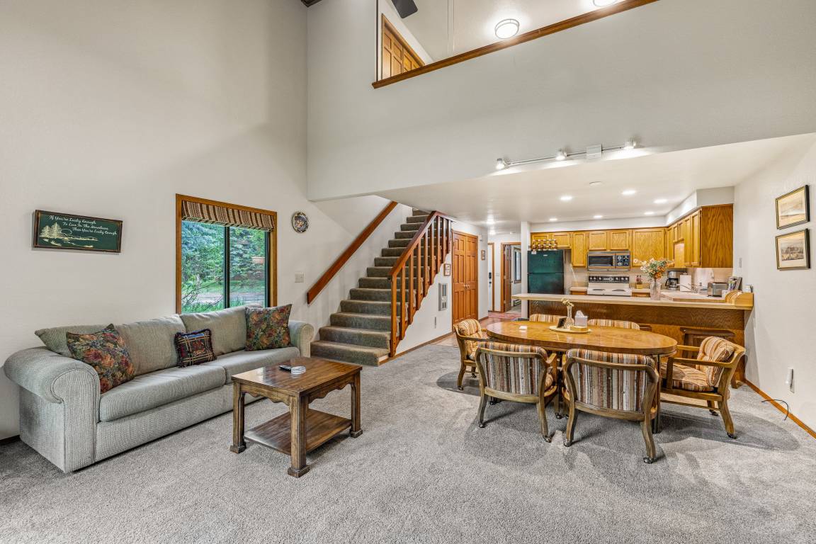 93 M² House ∙ 3 Bedrooms ∙ 8 Guests - Idaho