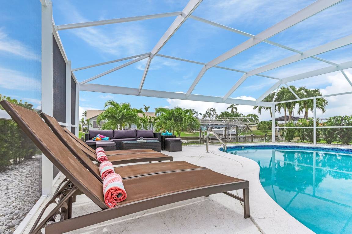 172 M² House ∙ 3 Bedrooms ∙ 10 Guests - Cape Coral, FL