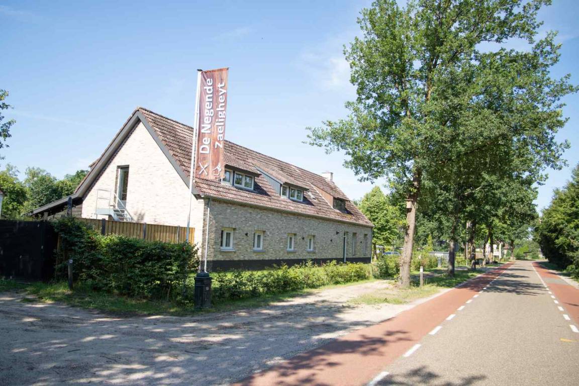 231 M² House ∙ 6 Bedrooms ∙ 12 Guests - Eindhoven