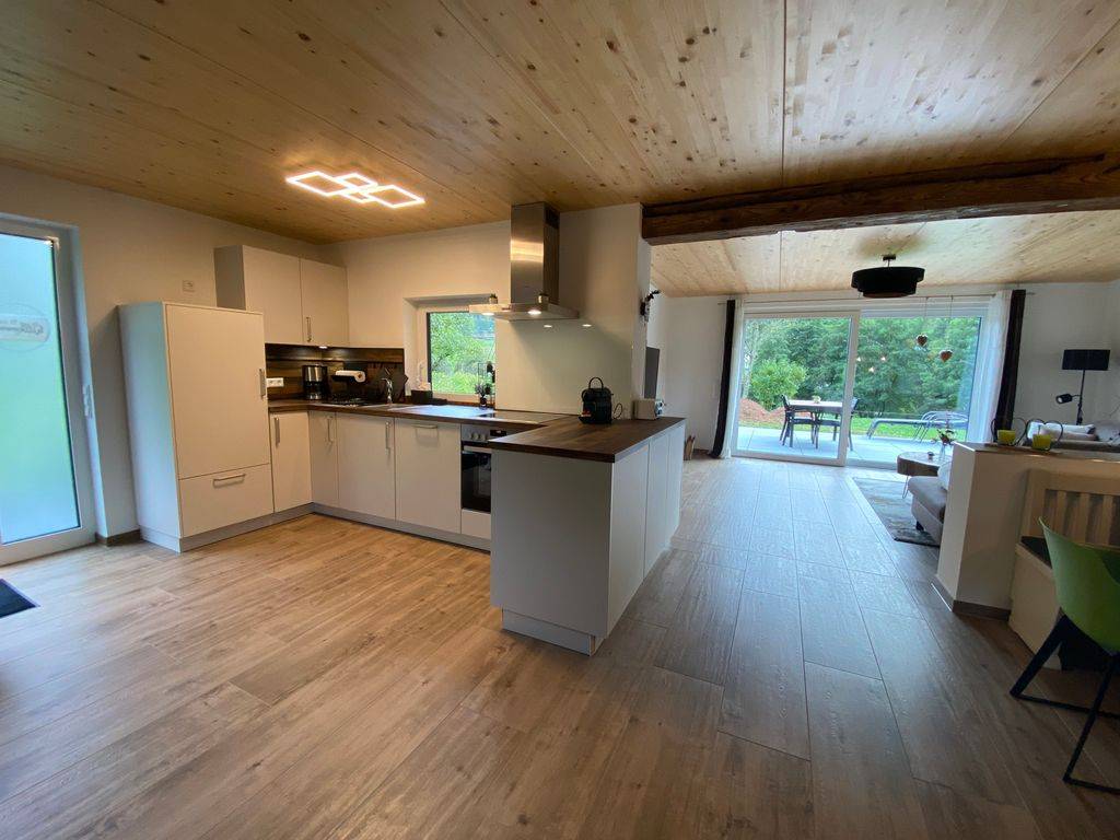 110 M² Ferienhaus ∙ 2 Schlafzimmer ∙ 4 Gäste - Kenzingen
