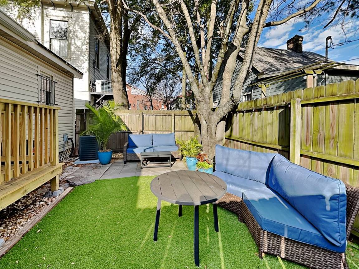 181 M² House ∙ 6 Bedrooms ∙ 12 Guests - Savannah, GA