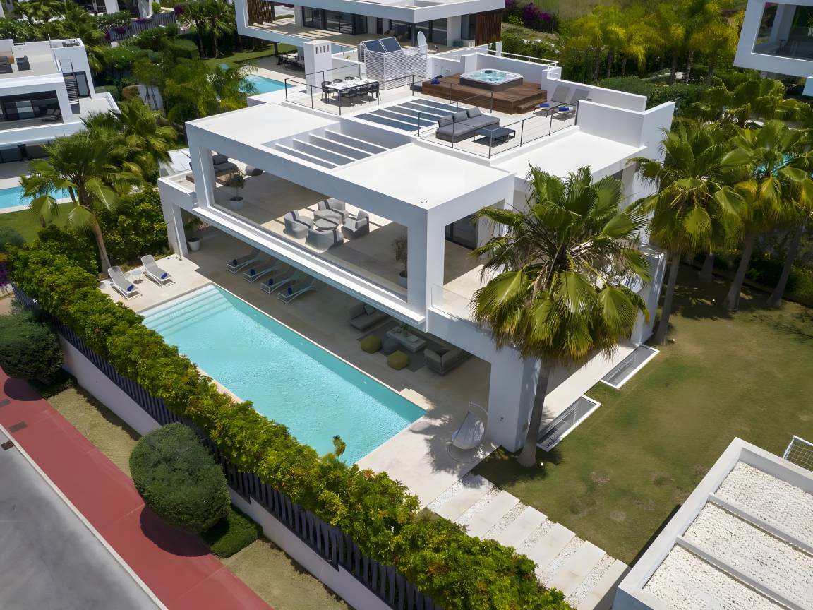 559 M² Villa ∙ 5 Bedrooms ∙ 10 Guests - Marbella