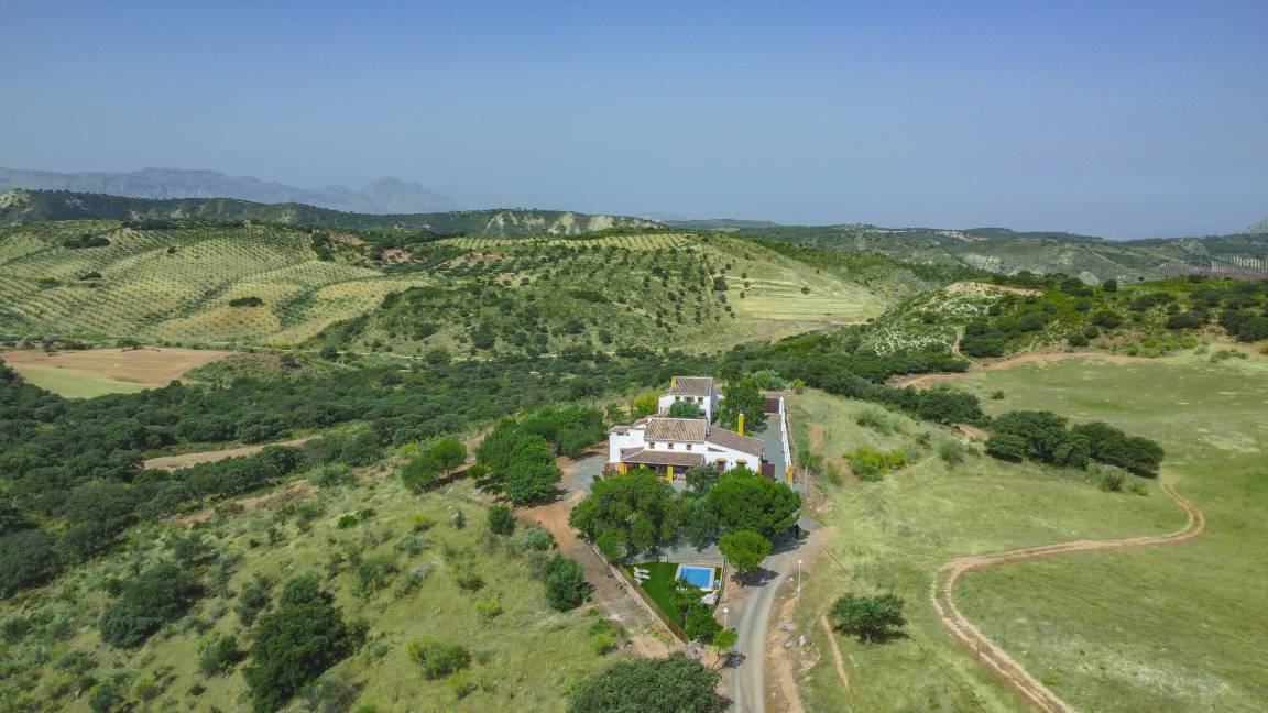310 M² Casa Rural ∙ 5 Habitaciones ∙ 14 Huéspedes - Archidona