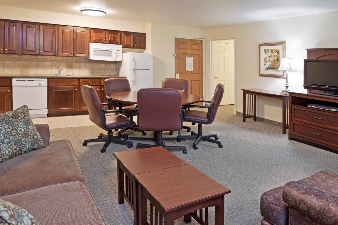 Studio Flat ∙ 1 Bedroom ∙ 3 Guests - Peninsula, OH