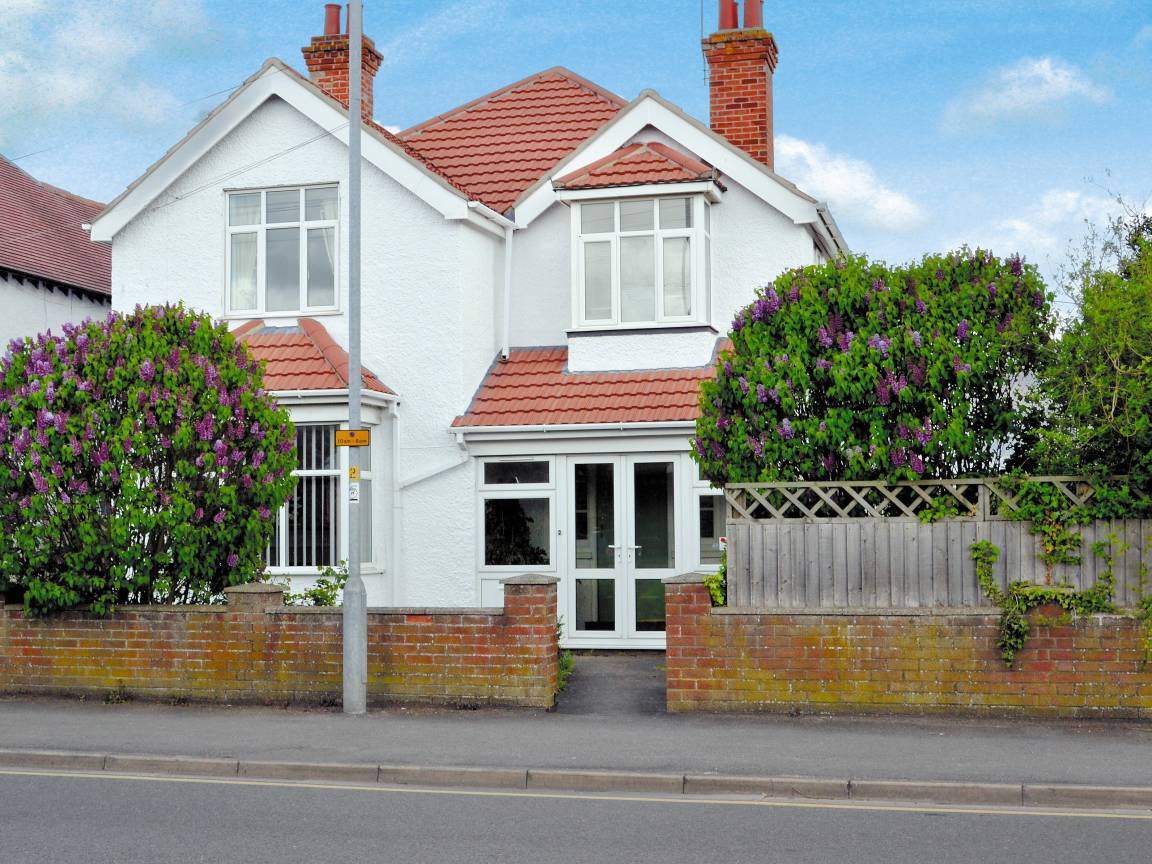 Cottage ∙ 5 Bedrooms ∙ 10 Guests - Skegness