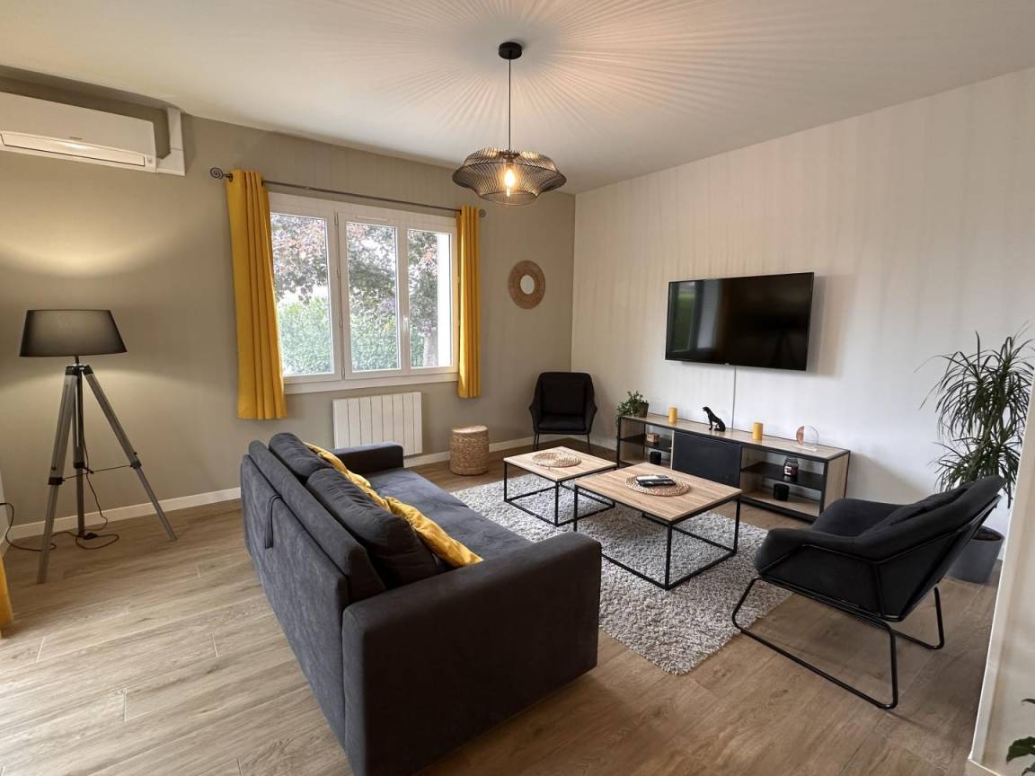 100 M² Gîte ∙ 2 Chambres ∙ 4 Personnes - Allier