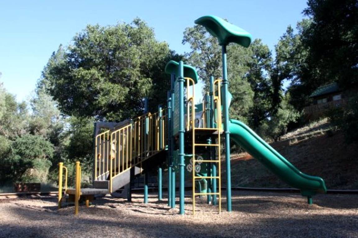 Caravan ∙ 1 Bedroom ∙ 4 Guests - Groveland, CA