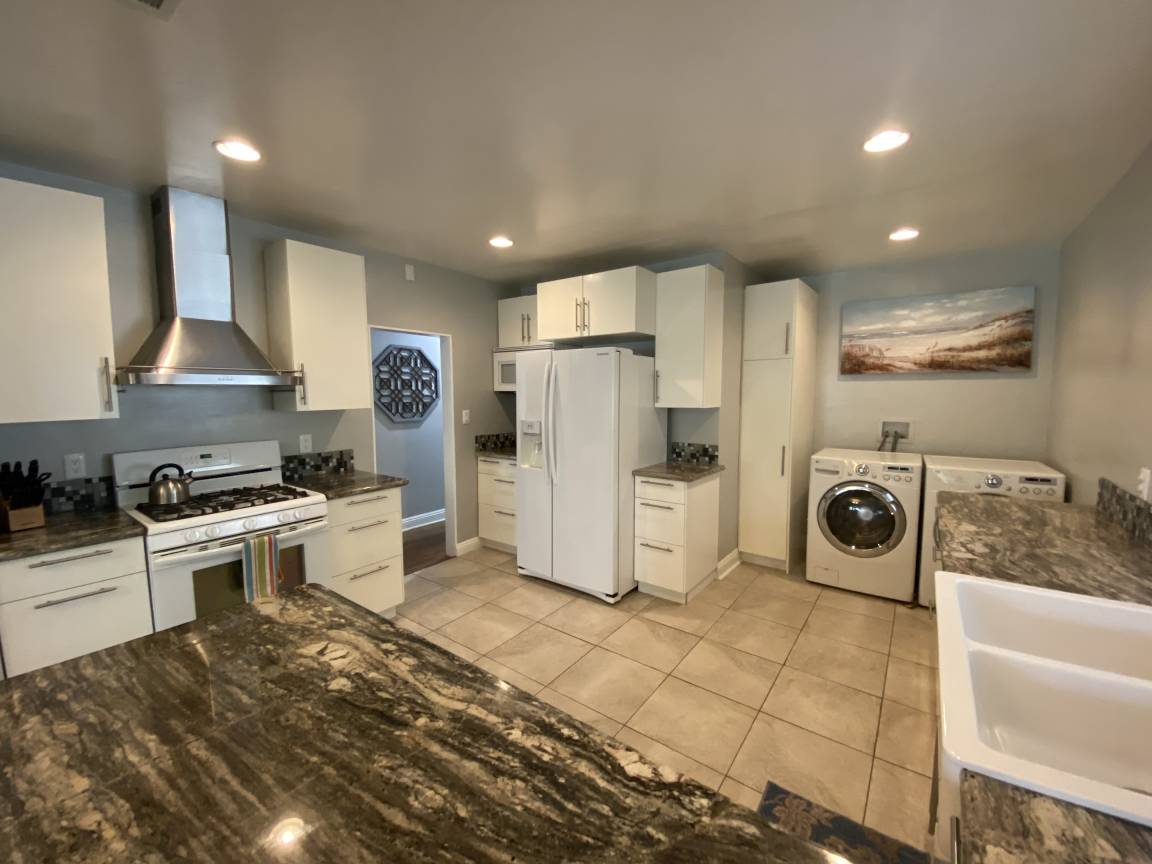 House ∙ 3 Bedrooms ∙ 8 Guests - Burbank, CA