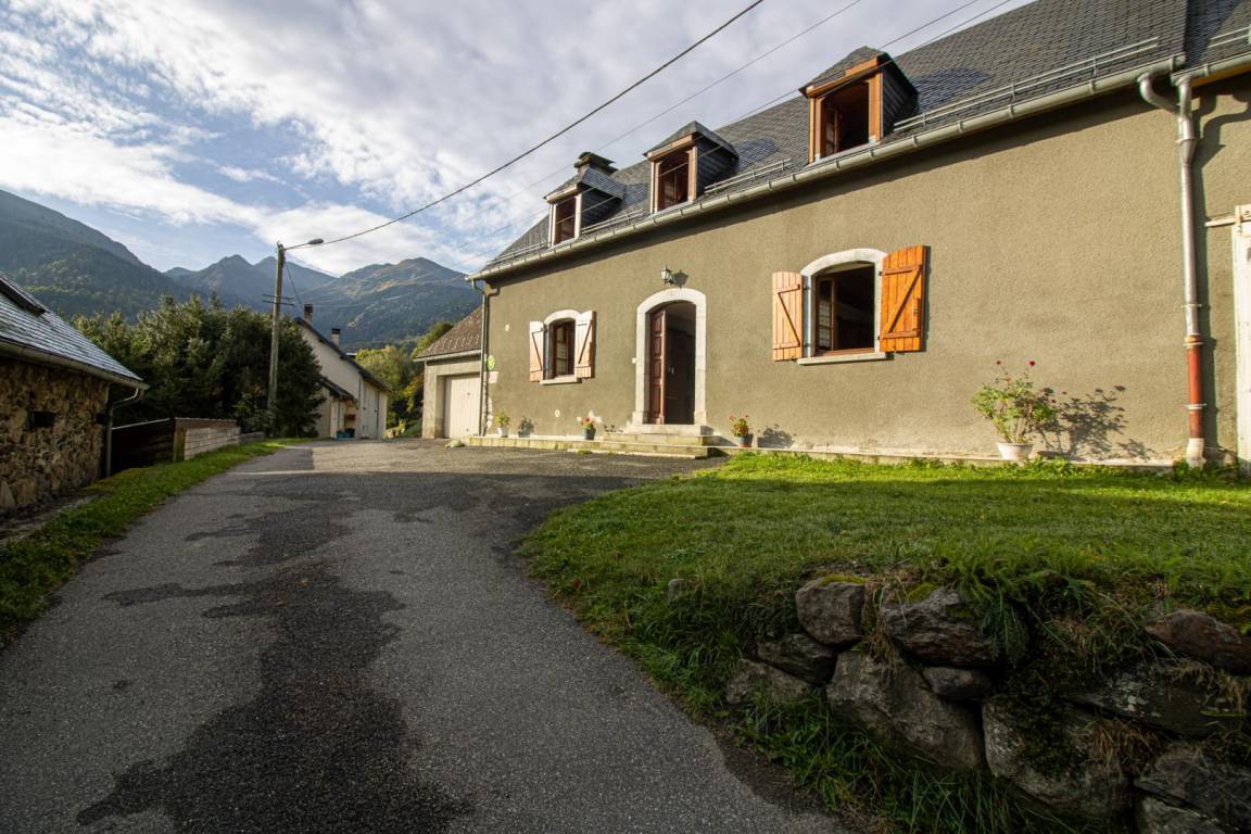 80 M² Mökki ∙ 3 Makuuhuonetta ∙ 6 Vierasta - Bagnères-de-Bigorre