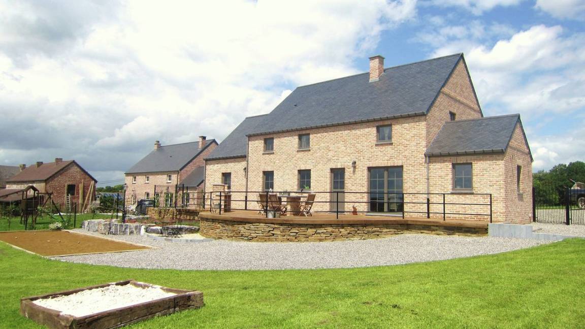 170 M² Huis ∙ 4 Slaapkamers ∙ 8 Gasten - Philippeville
