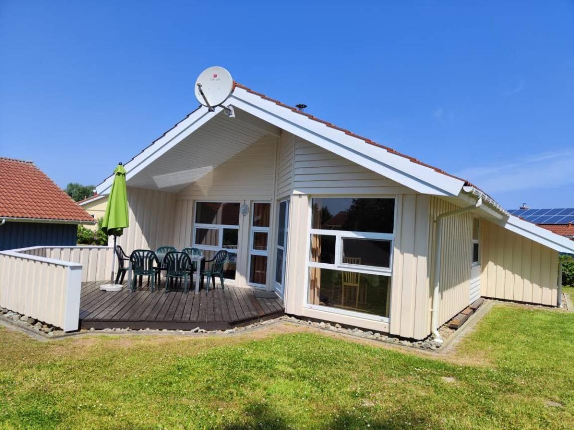 80 M² Ferienhaus ∙ 3 Schlafzimmer ∙ 6 Gäste - Wingst