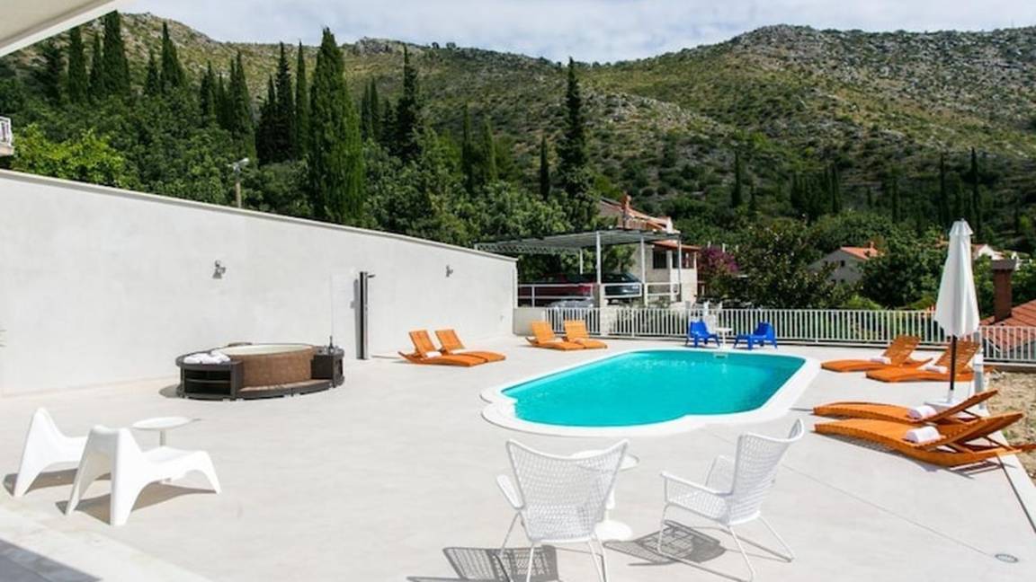 500 M² Apartment ∙ 5 Bedrooms ∙ 12 Guests - Croatia