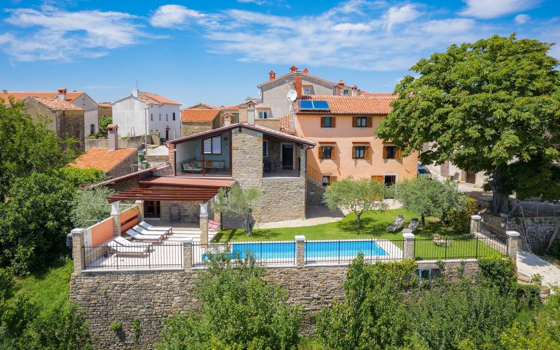 249 M² Maison De Vacances ∙ 4 Chambres ∙ 7 Personnes - Motovun