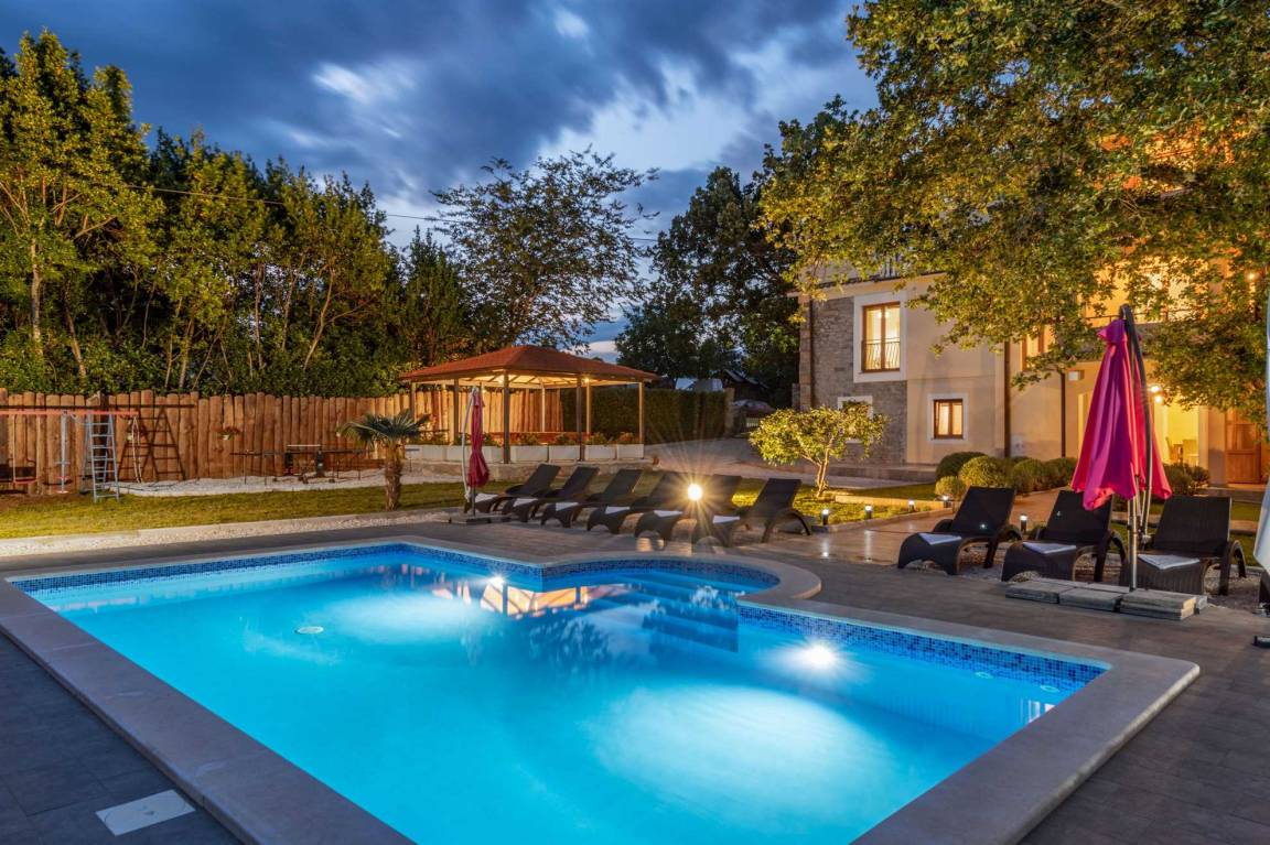 220 M² Villa ∙ 6 Chambres ∙ 12 Personnes - Croatie