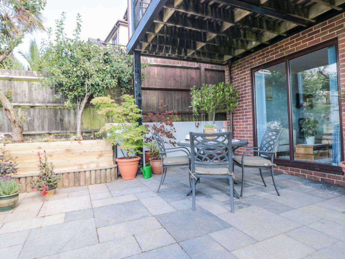 Cottage ∙ 2 Bedrooms ∙ 4 Guests - Dartmouth