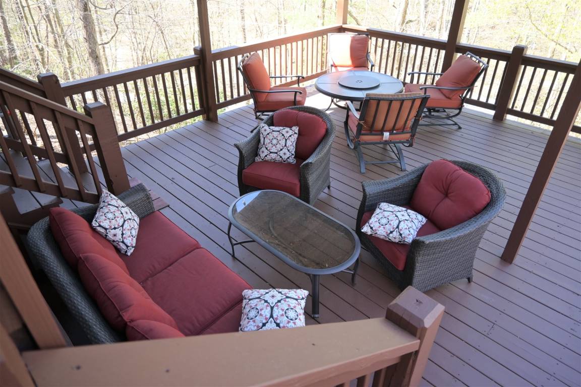 Cabin ∙ 4 Bedrooms ∙ 12 Guests - Ellijay