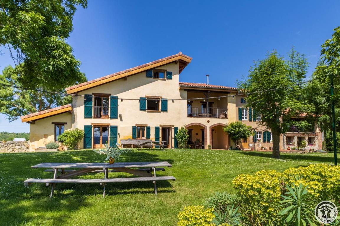 300 M² Gîte ∙ 7 Chambres ∙ 14 Personnes - Ariège