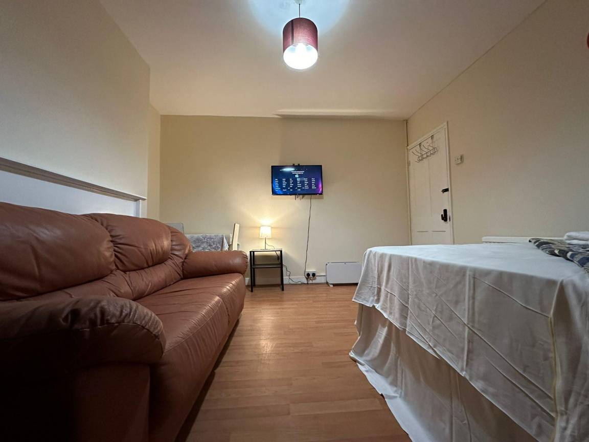 75 M² Lägenhet ∙ 3 Sovrum ∙ 6 Gäster - London
