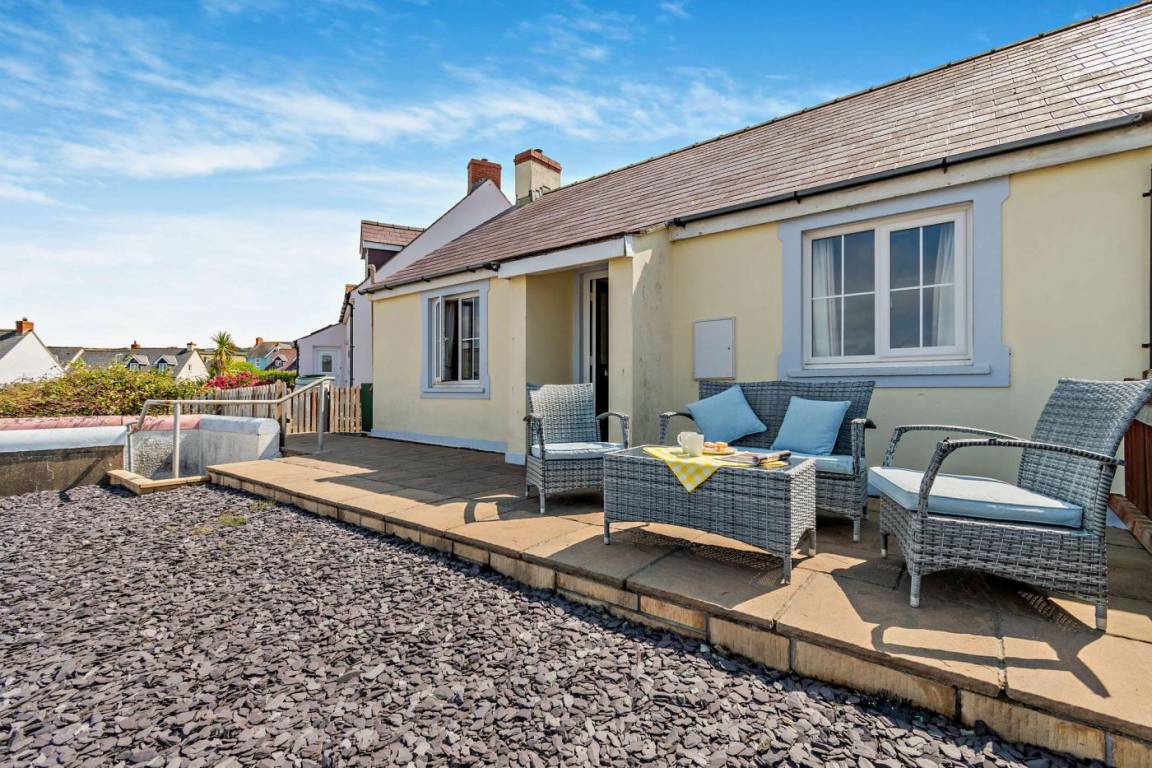 House ∙ 2 Bedrooms ∙ 4 Guests - Little Haven