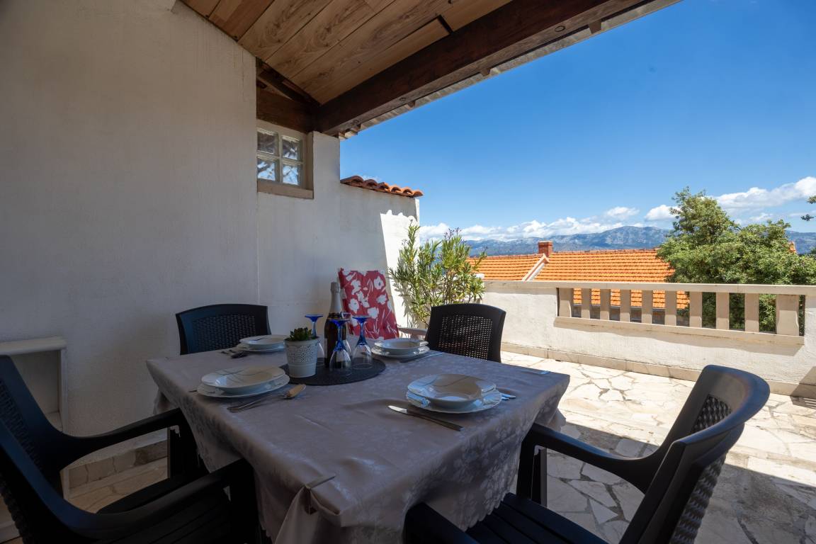 60 M² Ferienwohnung ∙ 2 Schlafzimmer ∙ 4 Gäste - Postira