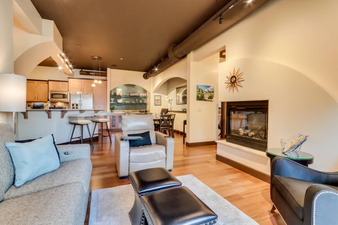 120 M² Apartment ∙ 2 Bedrooms ∙ 4 Guests - Coeur d'Alene, ID