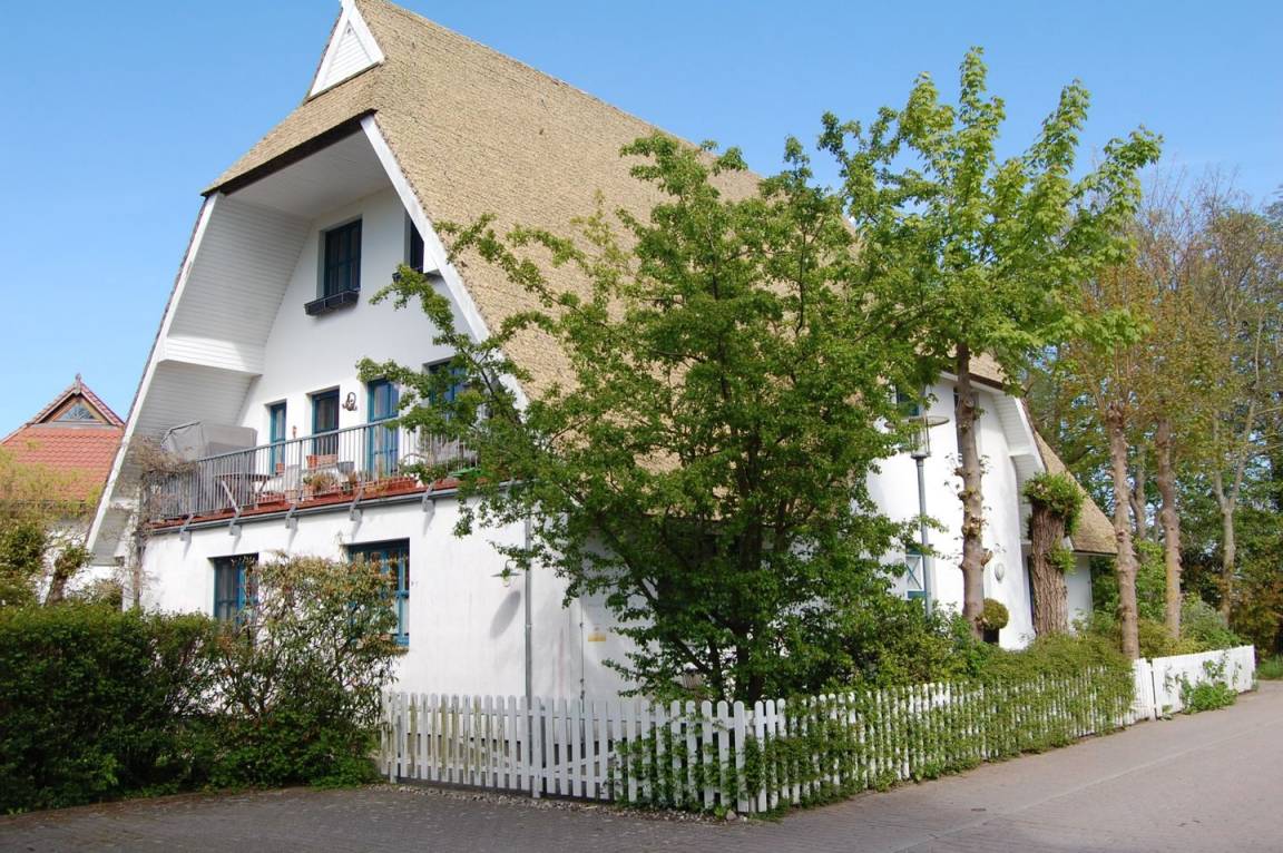 70 M² Ferienwohnung ∙ 1 Schlafzimmer ∙ 3 Gäste - Ahrenshoop
