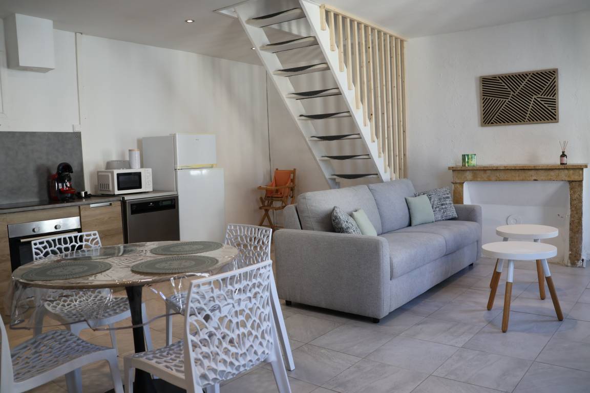 50 M² Ferienwohnung ∙ 1 Schlafzimmer ∙ 4 Gäste - Nevers