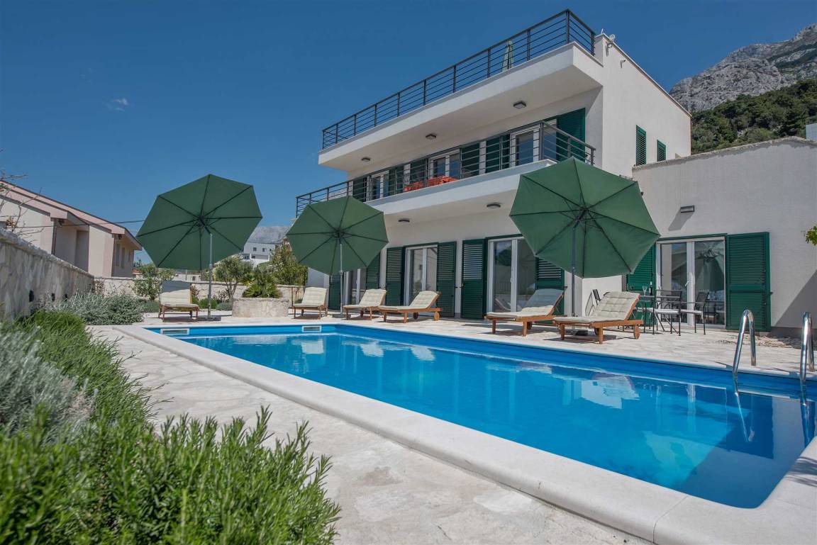 165 M² Villa ∙ 4 Schlafzimmer ∙ 8 Gäste - Makarska