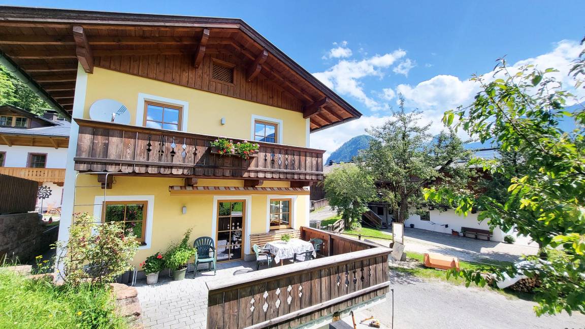 85 M² Ferienhaus ∙ 2 Schlafzimmer ∙ 5 Gäste - Lofer