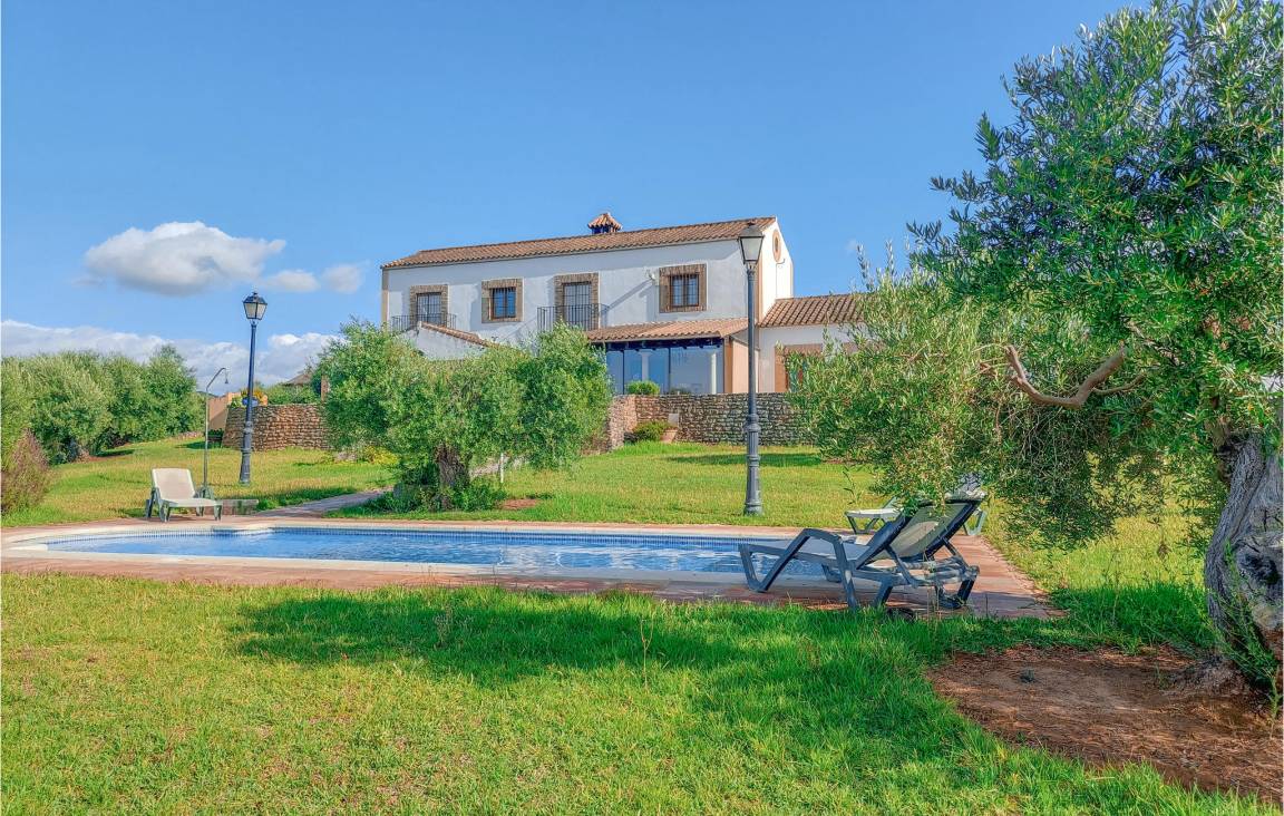 300 M² Casa ∙ 5 Habitaciones ∙ 12 Huéspedes - Algar