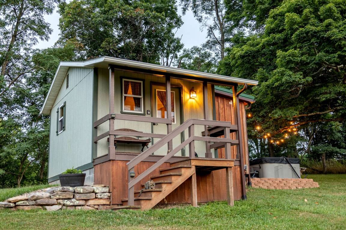 House ∙ 1 Bedroom ∙ 2 Guests - Seneca Rocks, WV