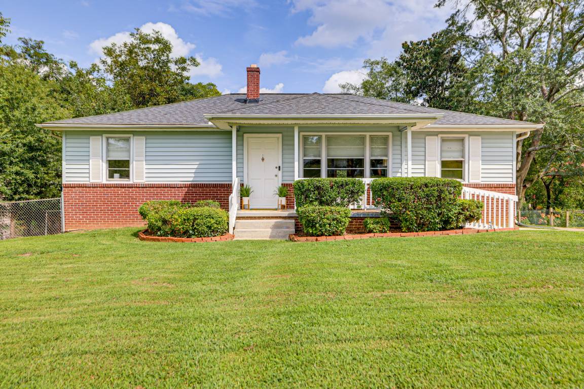 120 M² House ∙ 3 Bedrooms ∙ 7 Guests - Greer, SC