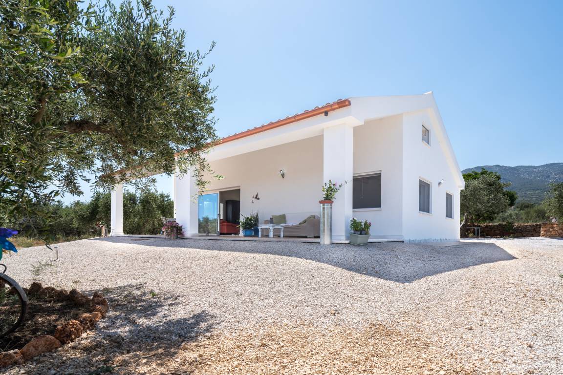 84 M² Huis ∙ 2 Slaapkamers ∙ 4 Gasten - Orosei