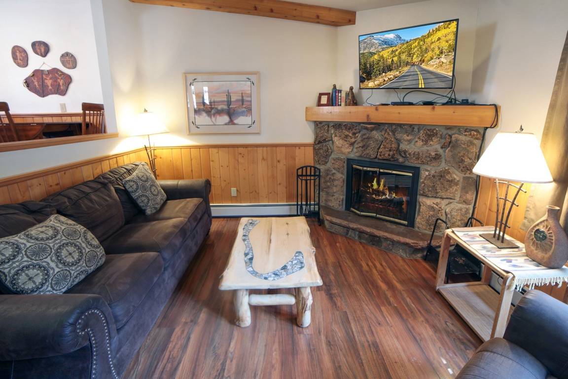 Cabin ∙ 1 Bedroom ∙ 4 Guests - Estes Park, CO