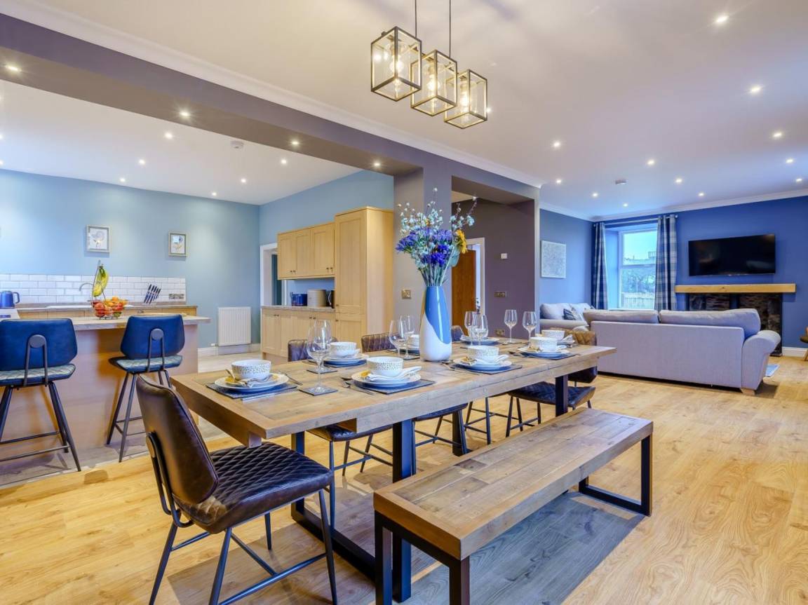 Cottage ∙ 4 Bedrooms ∙ 8 Guests - Dumfries