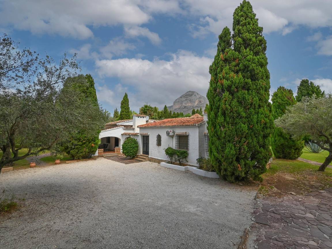 357 M² Villa ∙ 2 Slaapkamers ∙ 4 Gasten - Jávea
