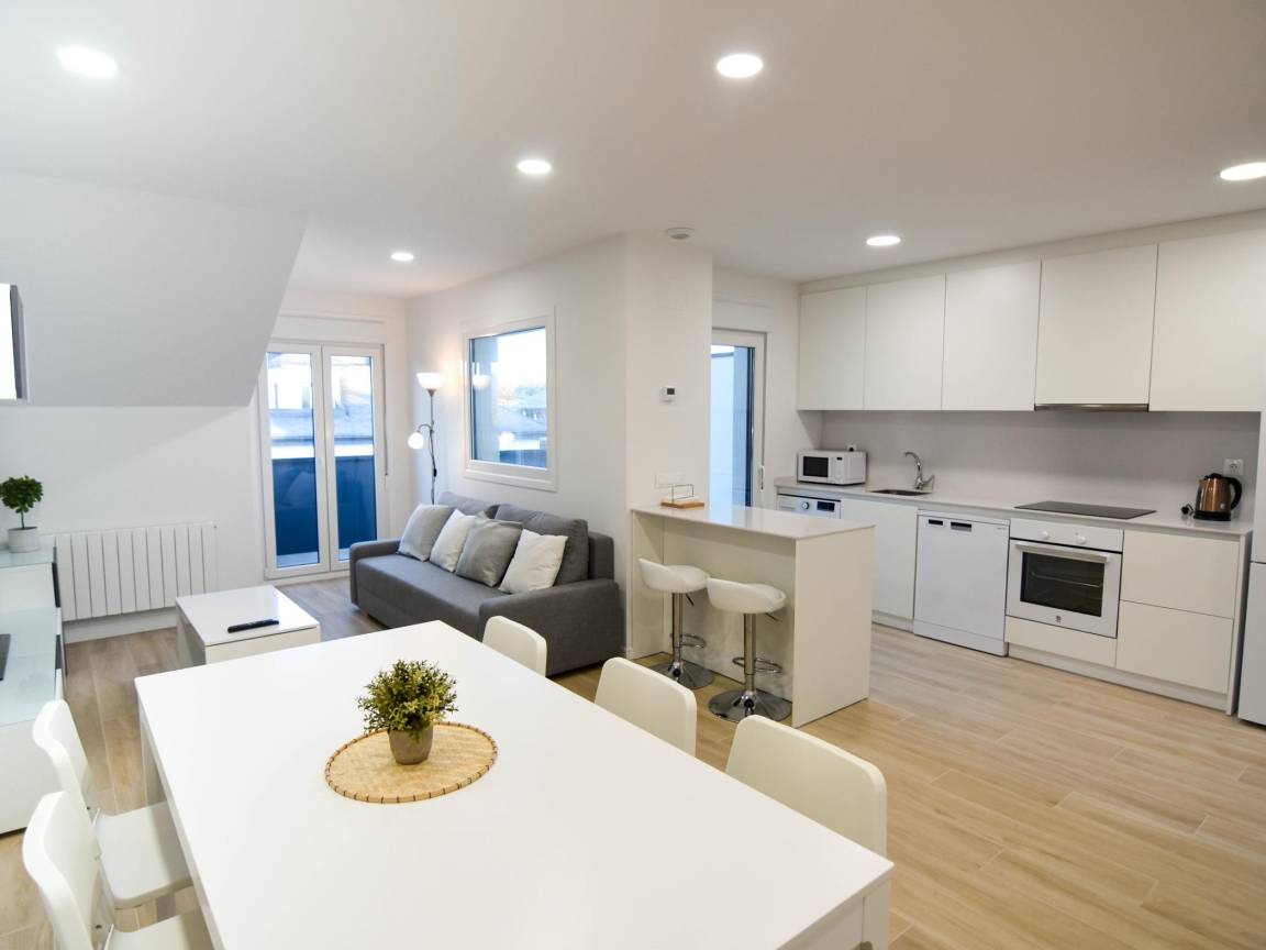 78 M² Apartamento ∙ 2 Habitaciones ∙ 6 Huéspedes - Solares