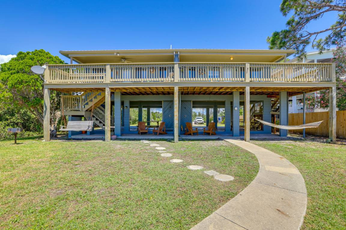 74 M² Apartment ∙ 2 Bedrooms ∙ 6 Guests - Cedar Key, FL